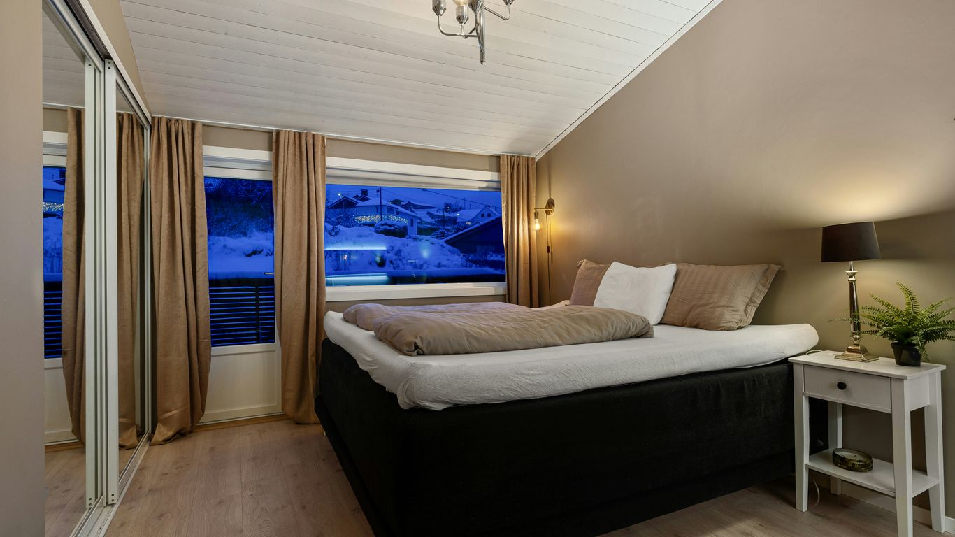 The Best Base in Tromsø in February for First-Time Arctic Visitors