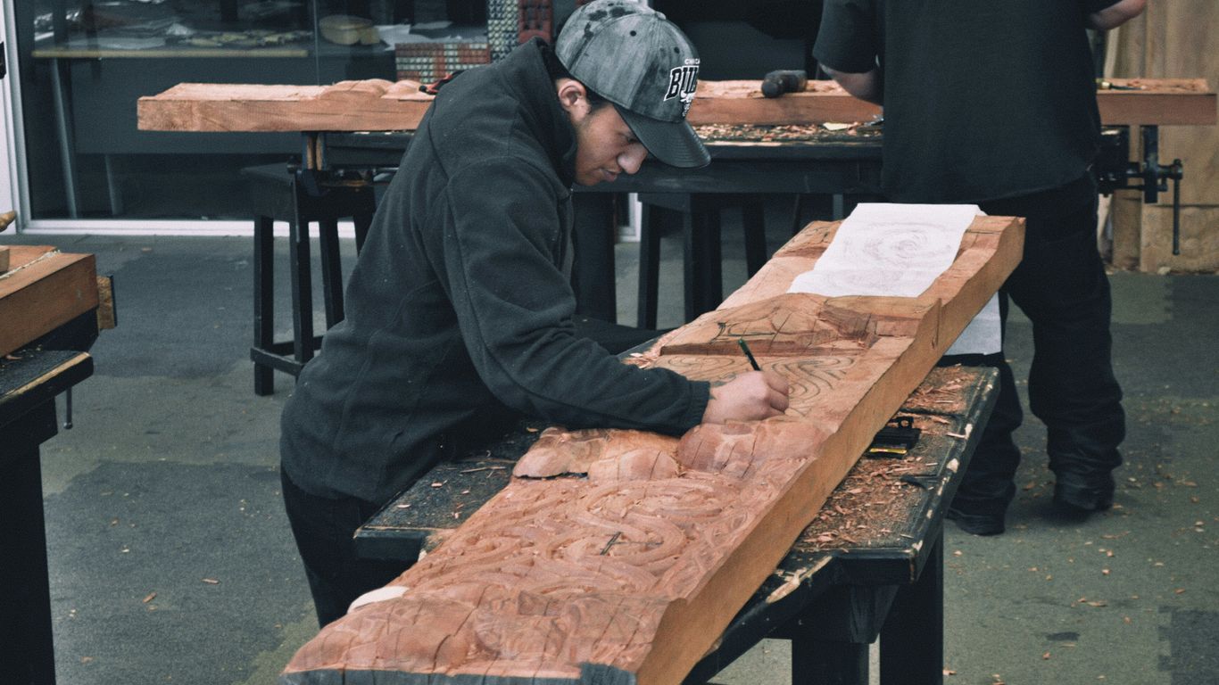 How can plywood edges be finished to conceal the plies? | SNX Technologies