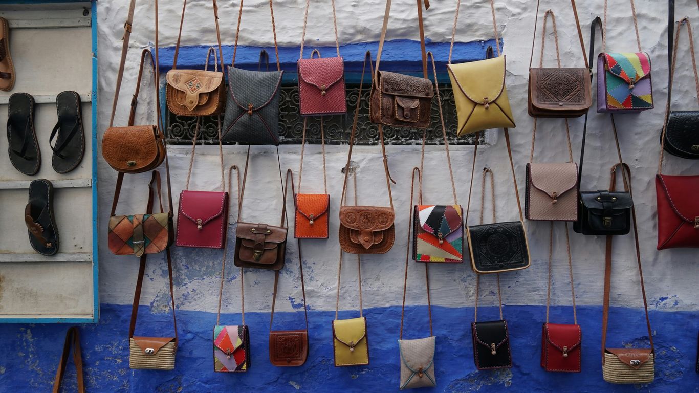 A Homesteaderâ s Guide to Handmade Christmas Baskets (With 20 Fill Ideas!)